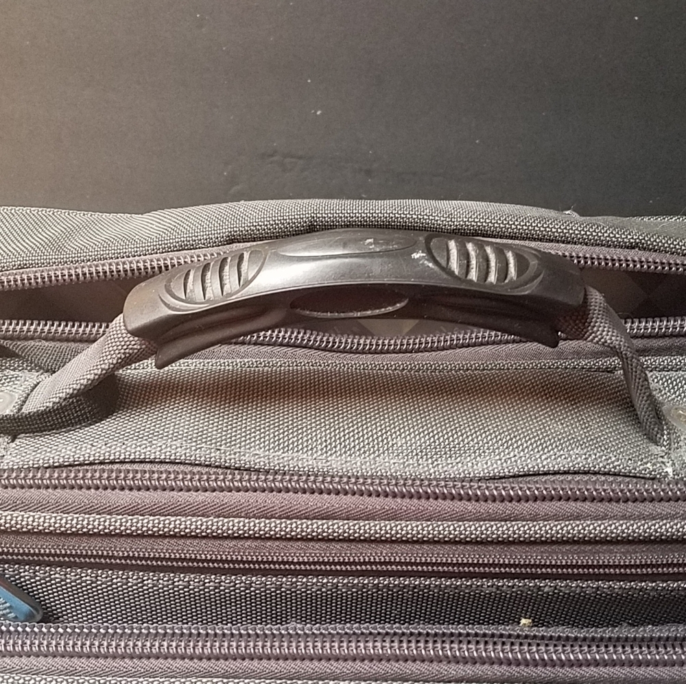 Sharper Image Bag Roll On Excel Laptop Storage - Gem